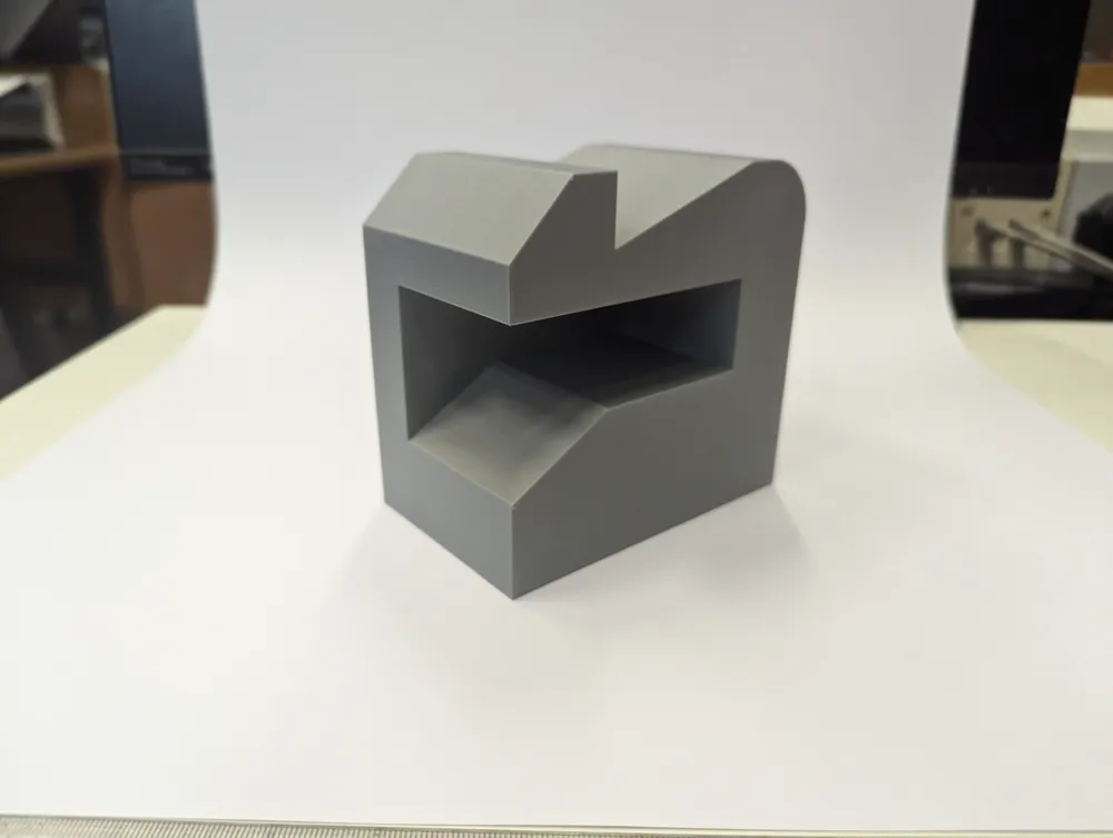 Projection orthogonale du Junior Cert Graphics 2024 par Steve0 - MakerWorld