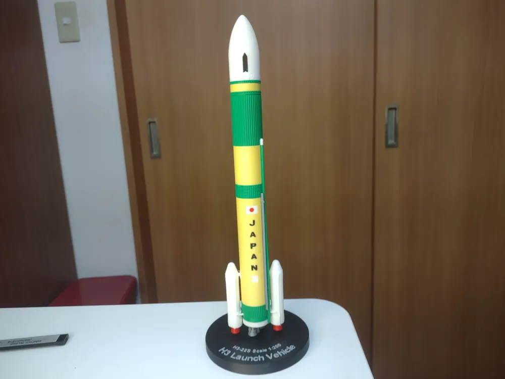 H3-22S Rocket (1:200 Scale) by CarlThePumpkinMan - MakerWorld