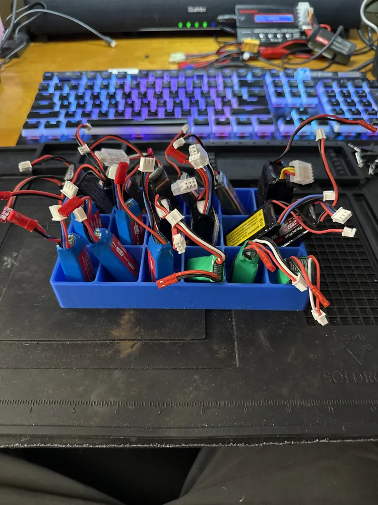 RC Battery Tray for Small Batteries 1/18 1/24 by craigerkMakerWorld ...