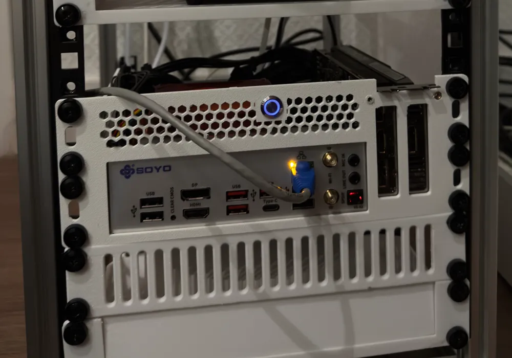 Mini ITX Case for 10 inch rack, with PSU & SFF GPU by heliocentrique ...