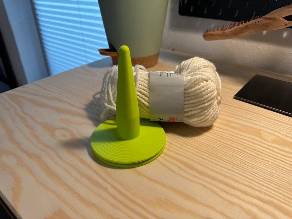 Rotating Yarn Spool Holder by haupt-d - MakerWorld