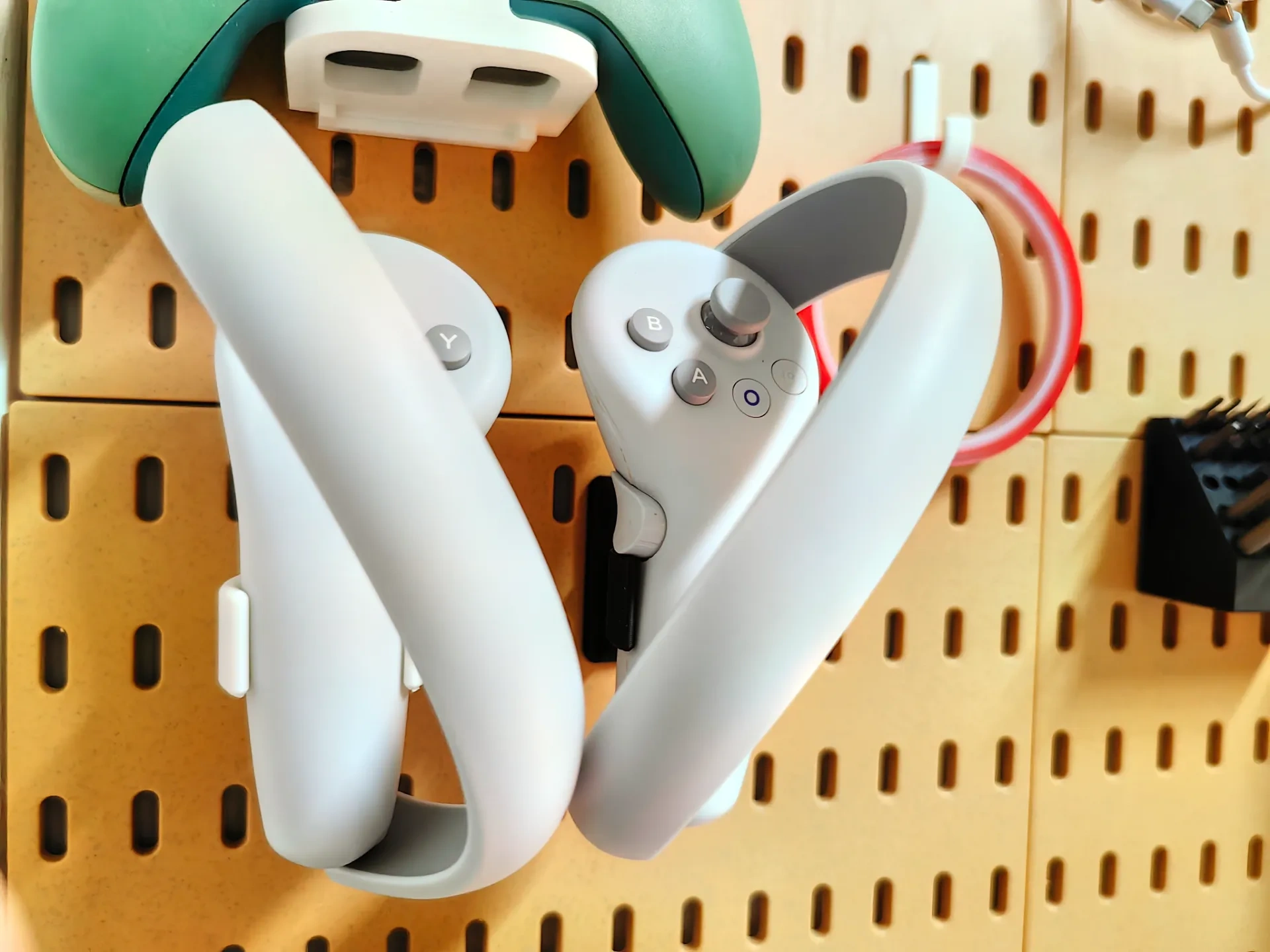 PICO Pegboard Controller Holder by 可惜没什么大不了 - MakerWorld