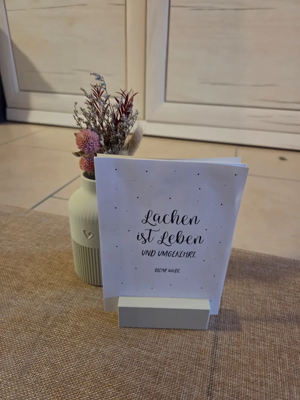 Kartenhalter für Karten mit Sprüche etc. von ANDI3D MakerWorld: Kostenlose 3D-Modelle herunterladen