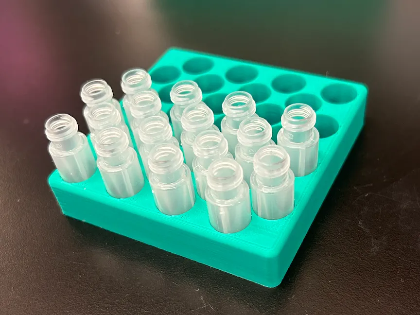 Compact Multichannel LCMS sample block by saltyboy22 - MakerWorld