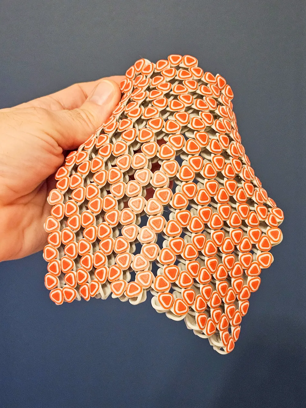 Triangle Chainmail Fabric Fidget XL - Free 3D Print Model - MakerWorld
