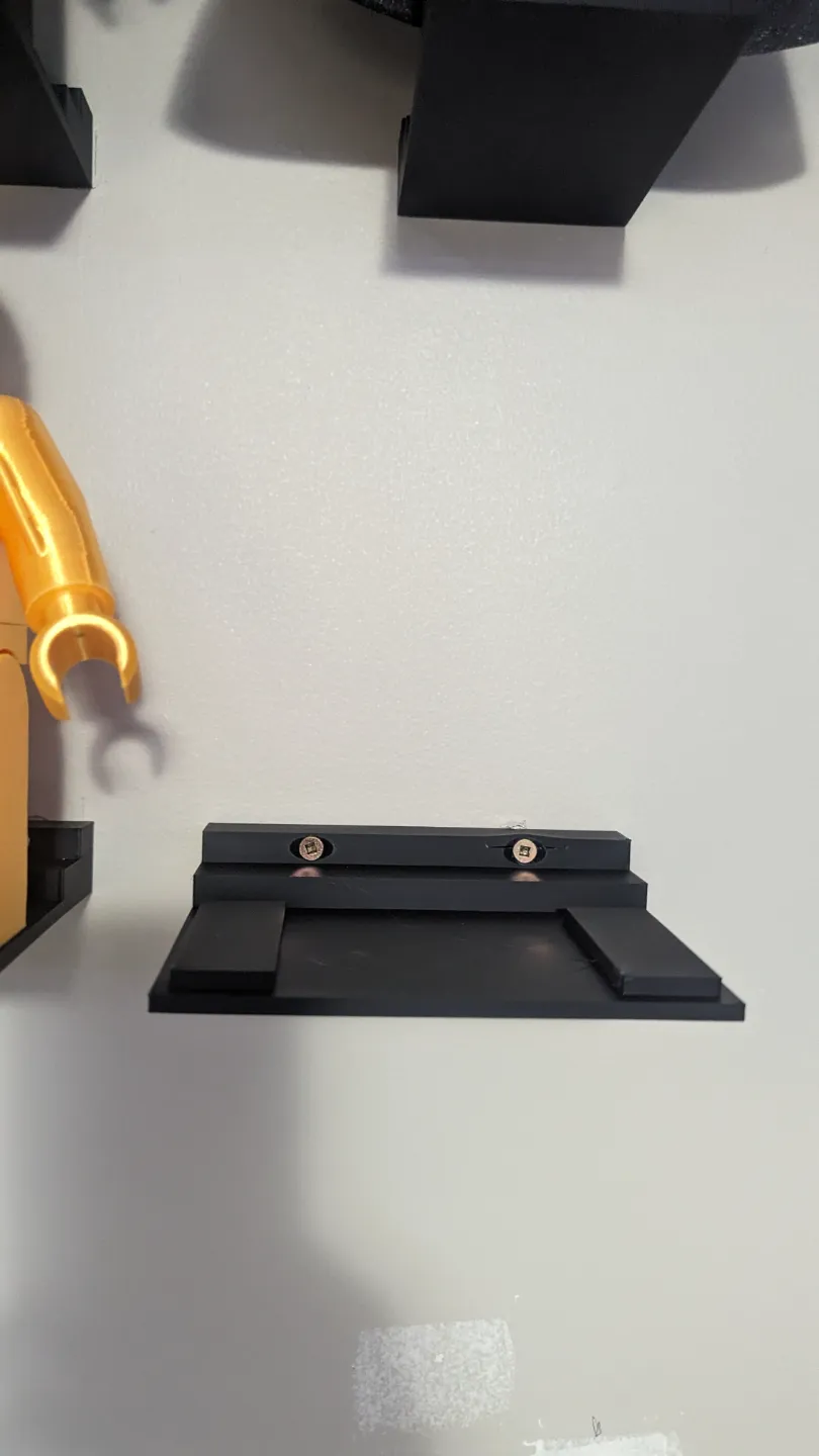 BigBricks R2-D2 Wall Mount by Legomaniac - MakerWorld