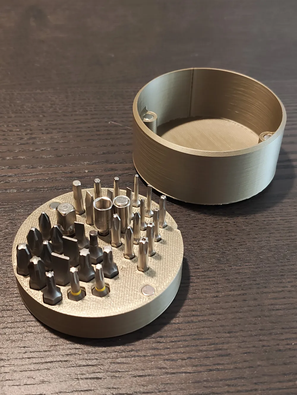 Drills and bits box 1-10 mm / 4mm / 1/4" - Free 3D Print Model - MakerWorld