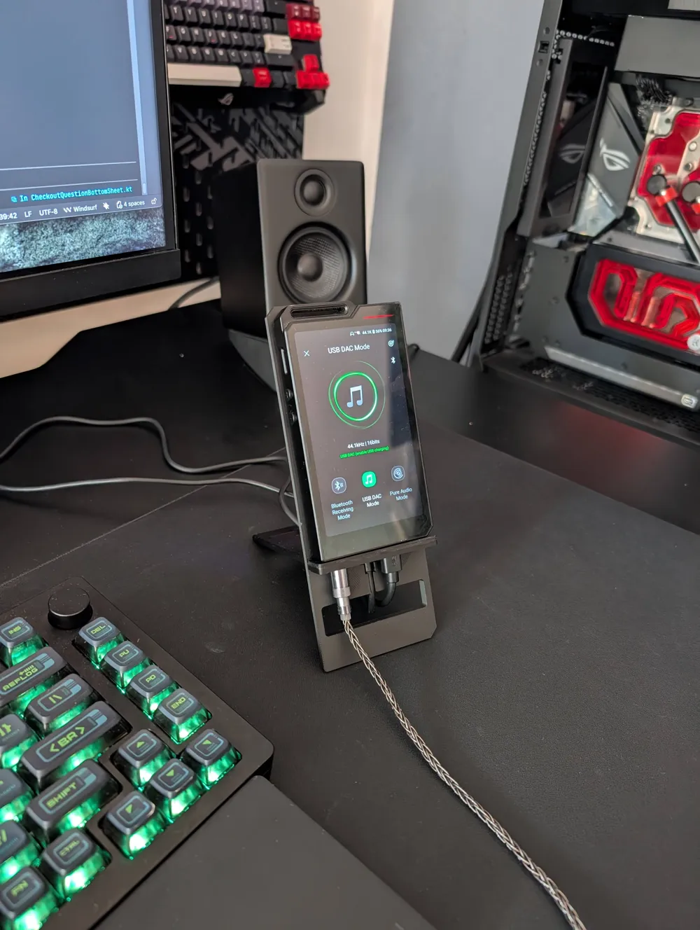 DAC Cooling Stand: Hiby R4 - Free 3D Print Model - MakerWorld