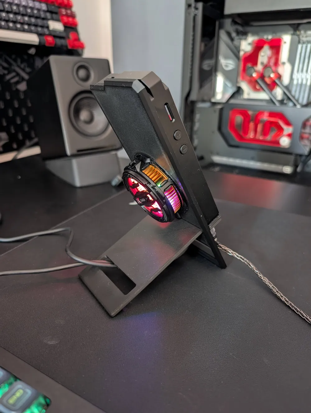 DAC Cooling Stand: Hiby R4 - Free 3D Print Model - MakerWorld