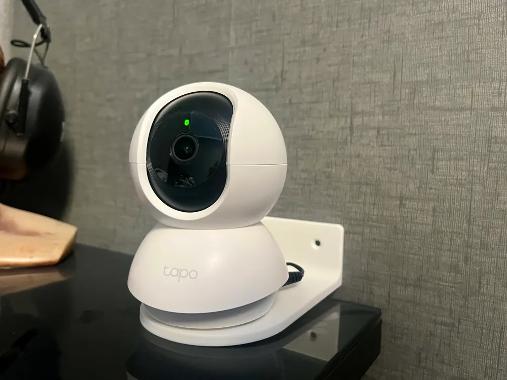 Tapo C200/210 holder for wall mount by Matfarsan MakerWorld: Download ...