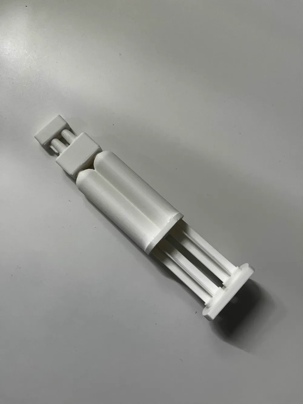 Epoxy Syringe (Mixing Applicator) by EstimateStudios - MakerWorld