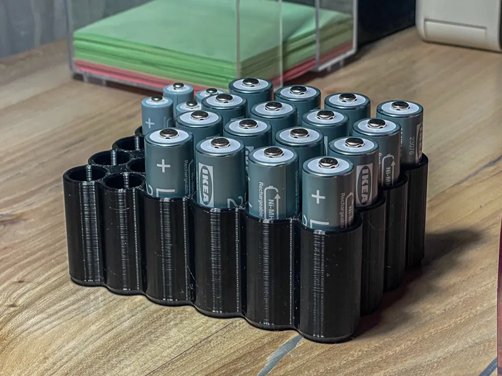 Simple battery holder for 16AA and 10AAA batteries by OSM Creates ...