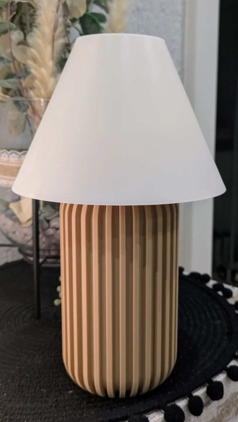 Modern ribbed Table Lamp by lov3d - MakerWorld