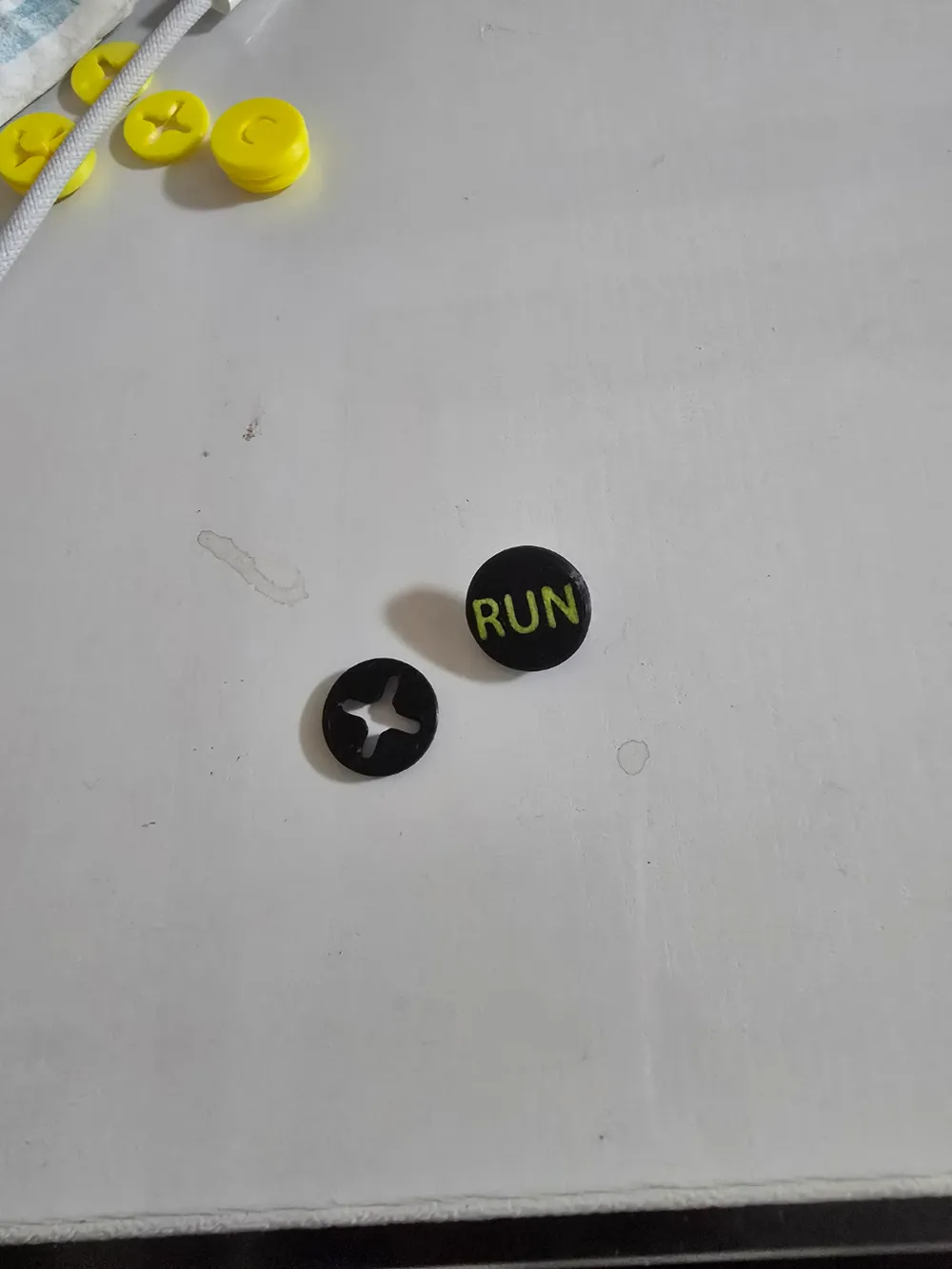 Marathon bib number clip run button - Free 3D Print Model - MakerWorld