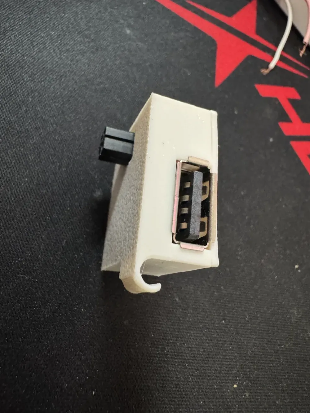 Bambu Lab A1 Series AMS Power Port by 碳工 - MakerWorld