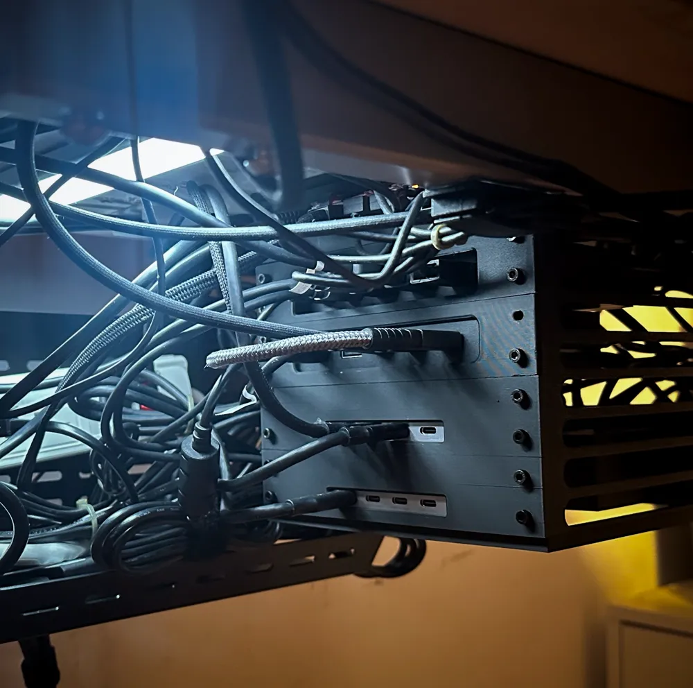 Deskrack - Modular rack for USB devices by Dave MakerWorld: Download ...