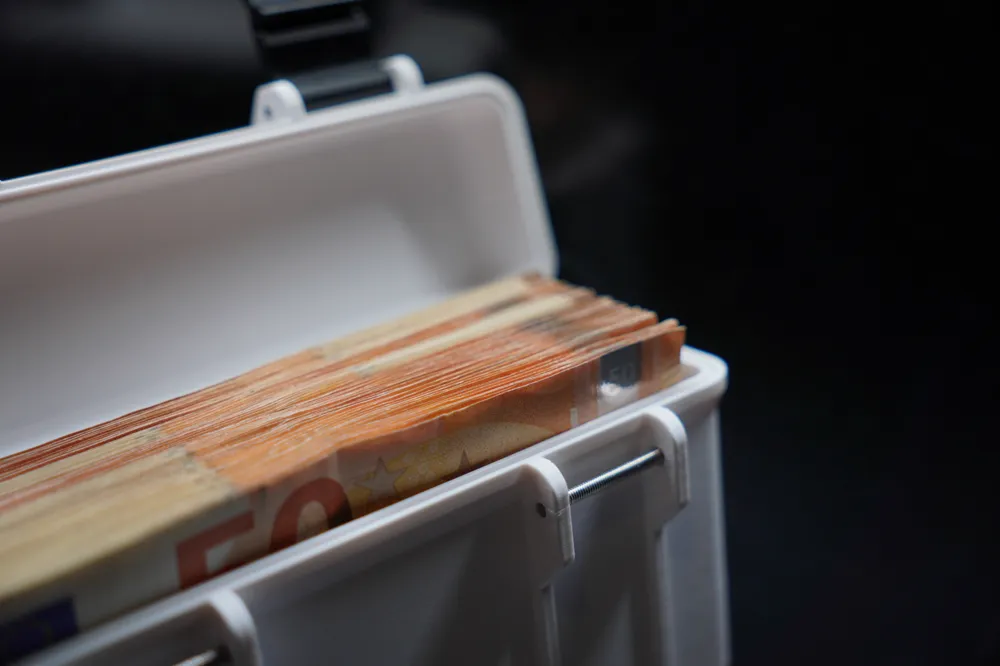Rugged Utility Cash Box (Big Boy Piggy Bank) - Free 3D Print Model ...