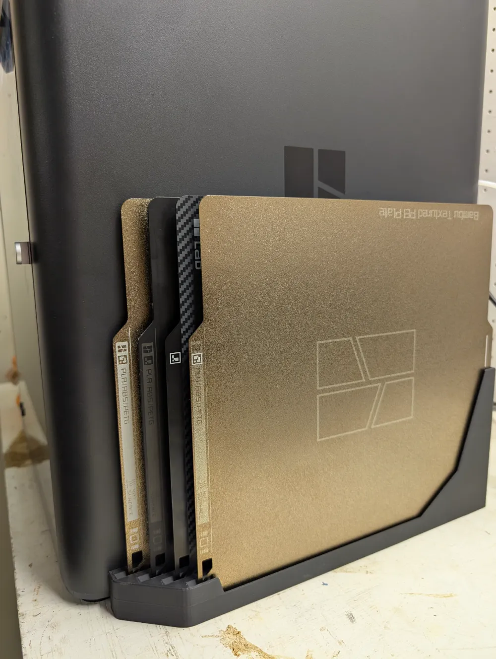 Low-Profile Build Plate Rack V2 - Free 3D Print Model - MakerWorld