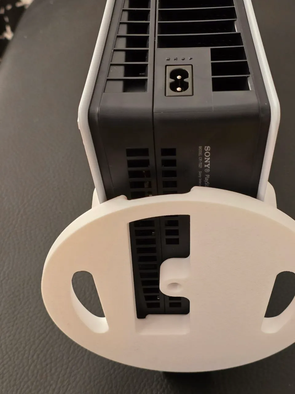 Vertical Stand for PS5 pro by Olaf_3d MakerWorld: Download Free 3D Models