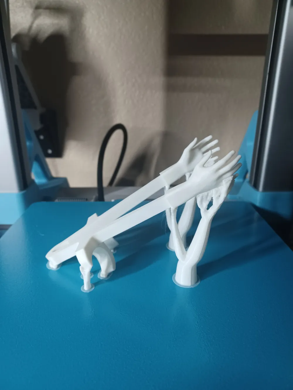 THE ORIGINAL Gaming Finger Chopsticks Helping Hand - Free 3D Print ...