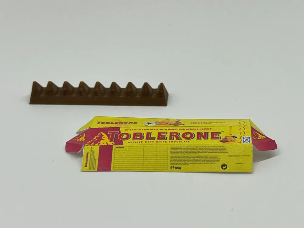 Toblerone mini with wrapping (1:4 scale) by mlodybuk - MakerWorld