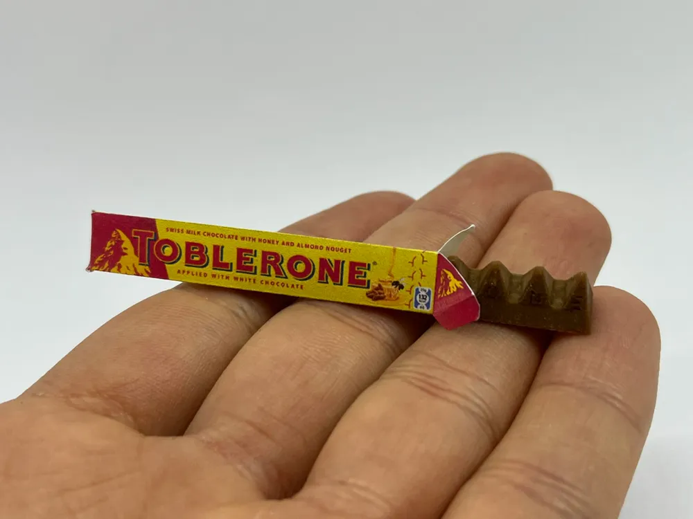 Toblerone mini with wrapping (1:4 scale) by mlodybuk - MakerWorld