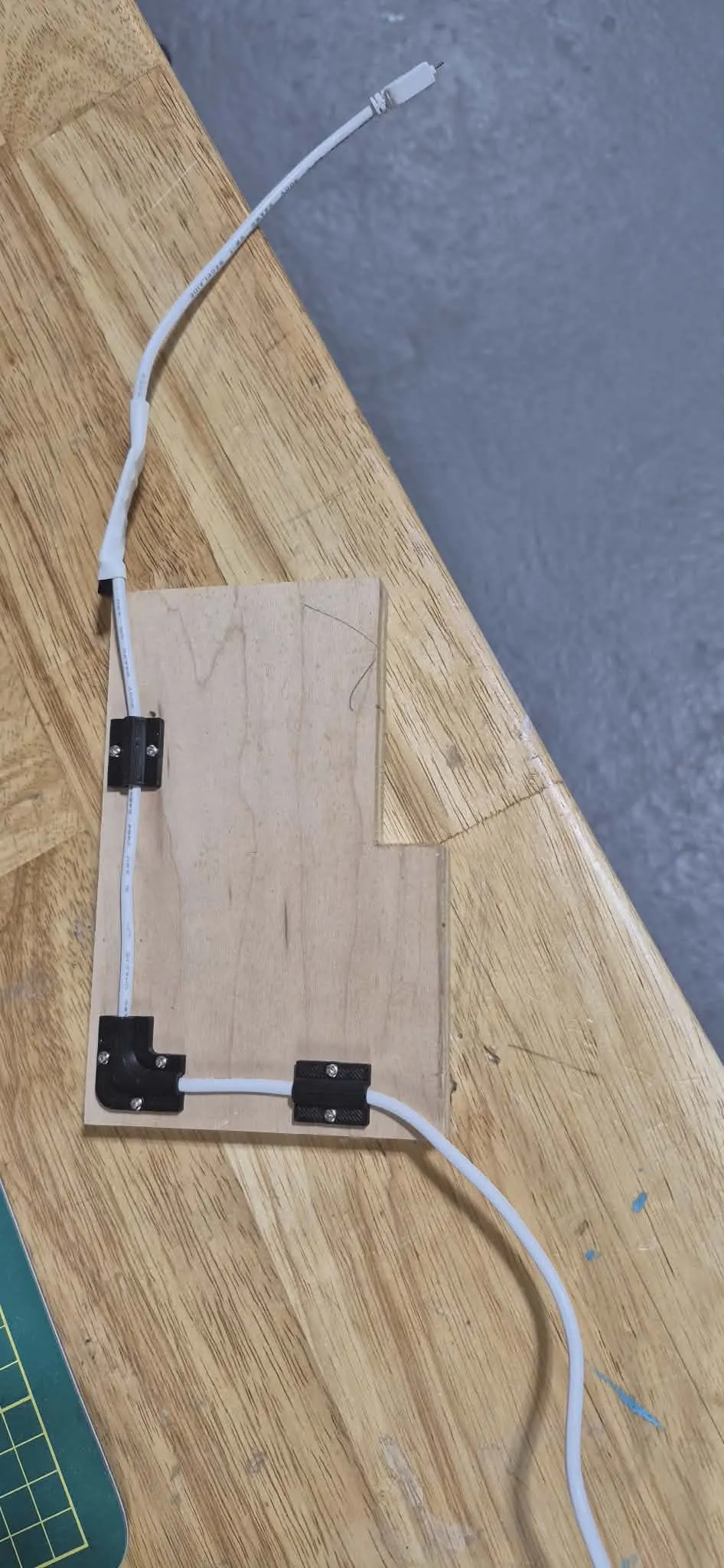 LED string light cable clips - Free 3D Print Model - MakerWorld