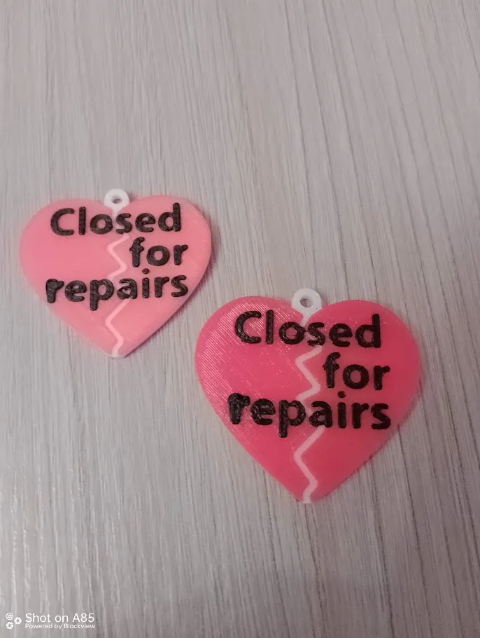 Keychain broken heart valentine by PiotrBanus - MakerWorld