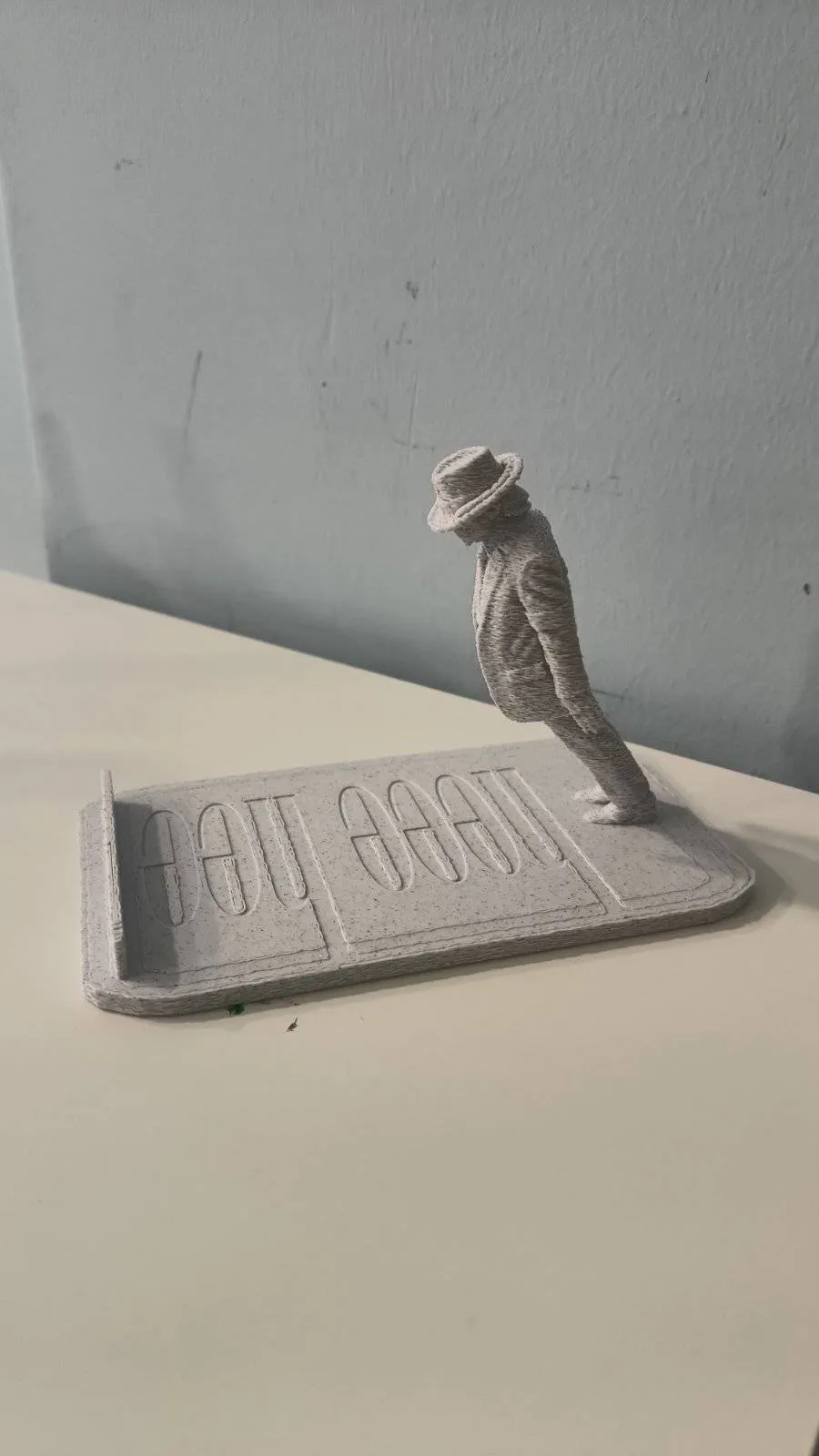 michael jackson soporte para teléfono - Modelo de impresión 3D gratuito ...