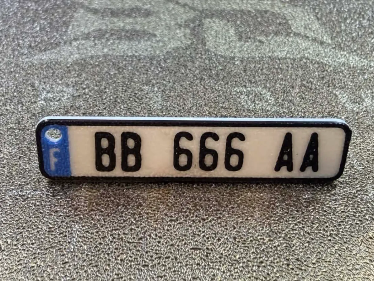 Flat license plate keychain - Free 3D Print Model - MakerWorld