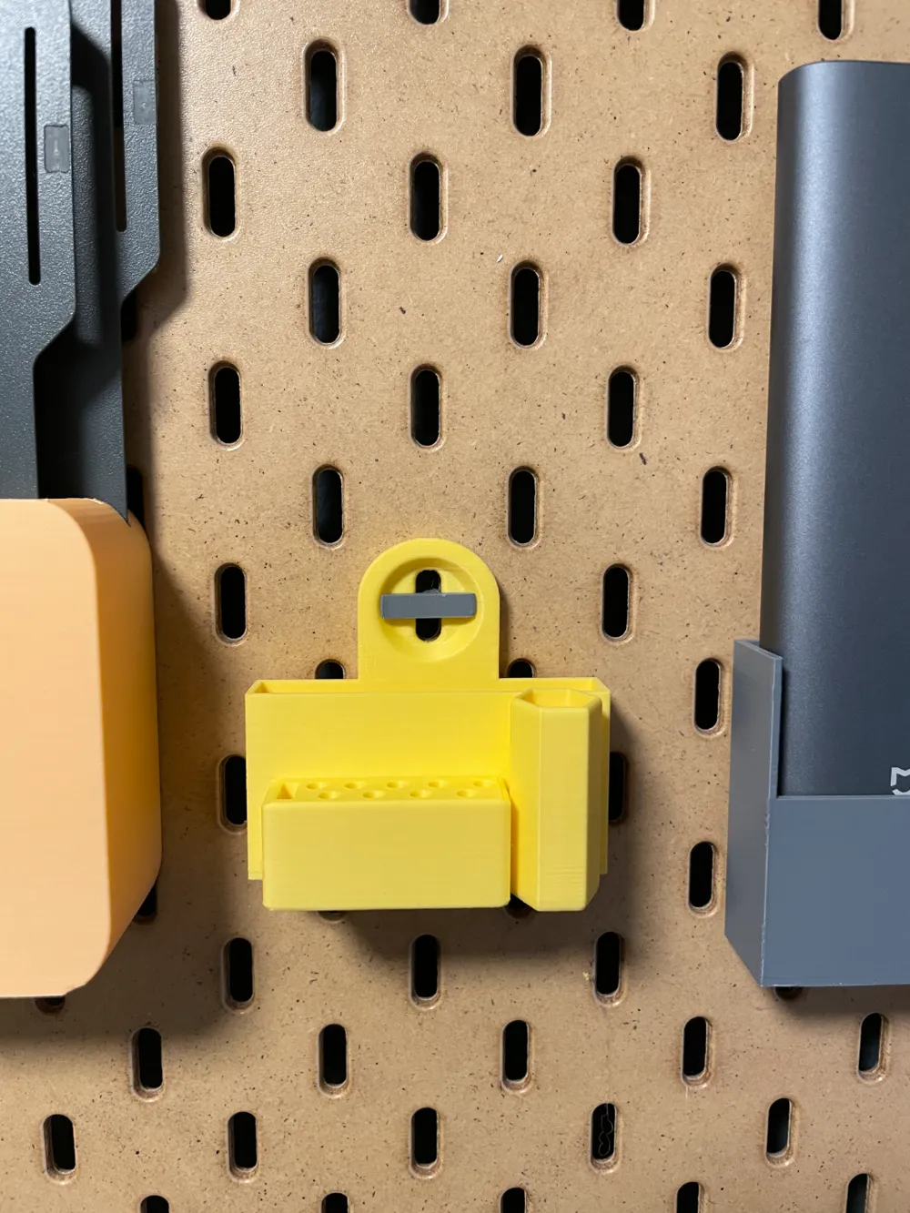 IKEA Skadis deburring tool holder V2 by ZEE SOLO - MakerWorld