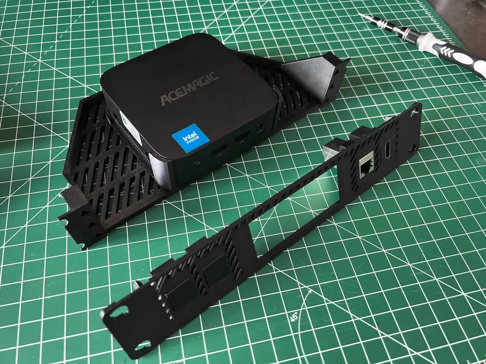 Acemagic Mini PC Rack Mount 10inch -Vista V1 model by clemon8 ...