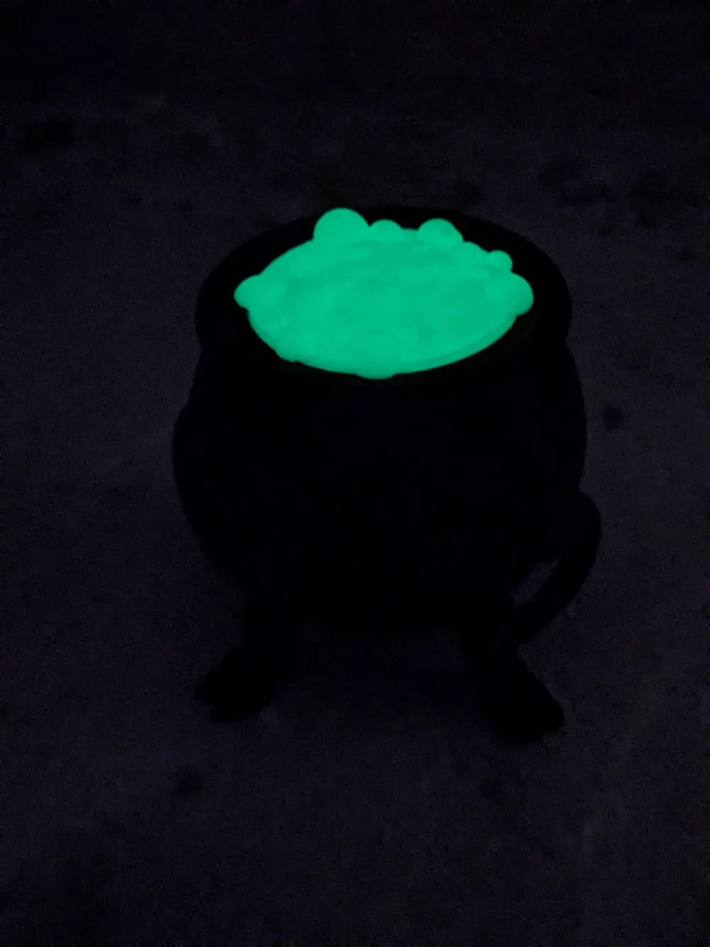 Skull cauldron with glowing brew by Alx3Design - MakerWorld