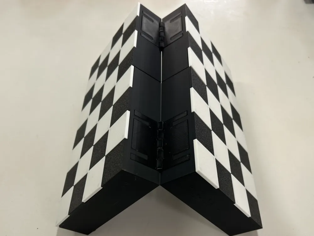 Folding Chess Board. NO AMS. - Free 3D Print Model - MakerWorld