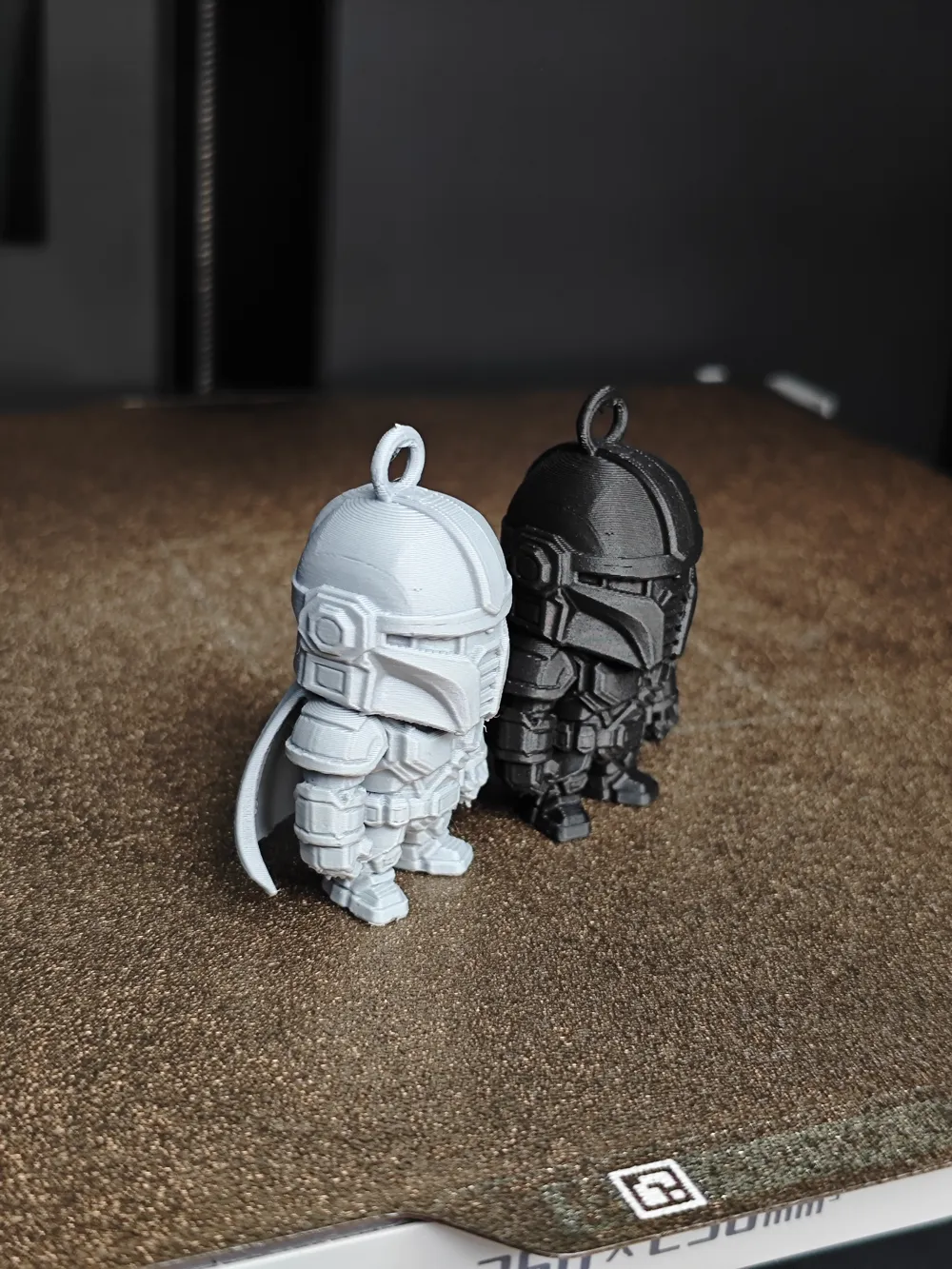 Mecha Mandalorian Keychain - Free 3D Print Model - MakerWorld
