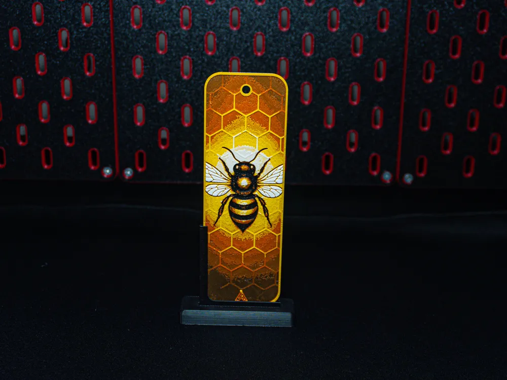Hueforge Bee Bookmark - Free 3D Print Model - MakerWorld