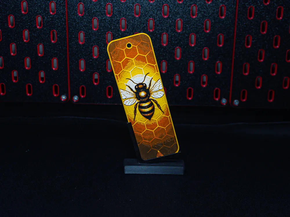 Hueforge Bee Bookmark - Free 3D Print Model - MakerWorld