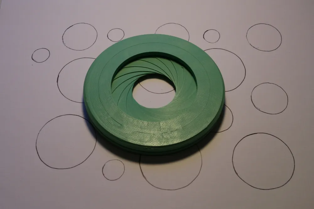 Iris compass - Free 3D Print Model - MakerWorld