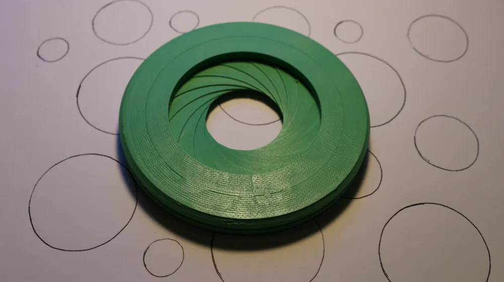 Iris compass - Free 3D Print Model - MakerWorld