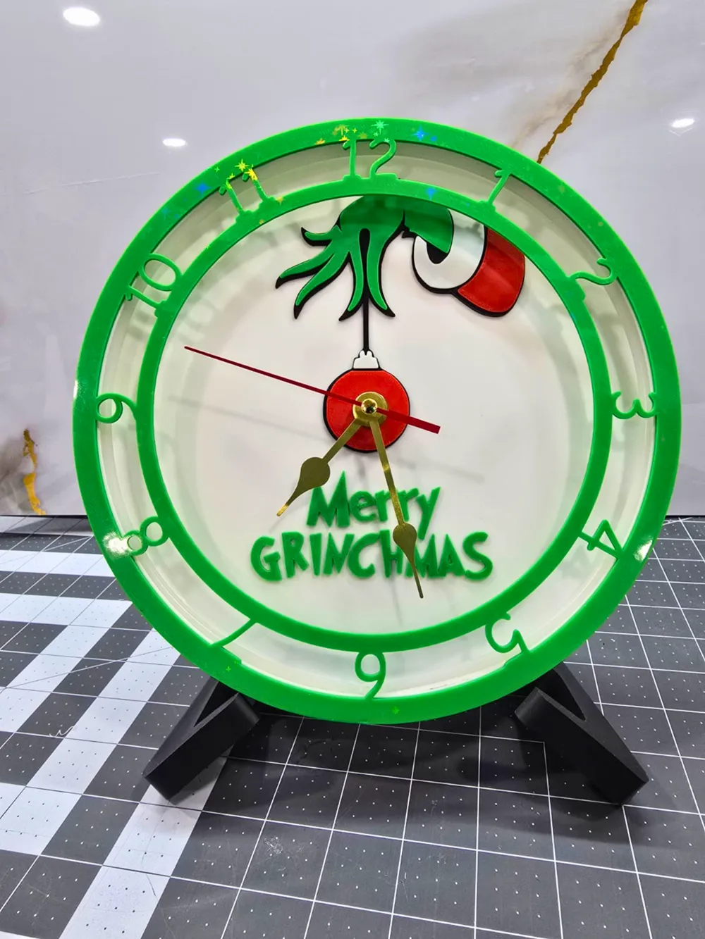 Grinch Clock by Rolando MakerWorld: Download Free 3D Models