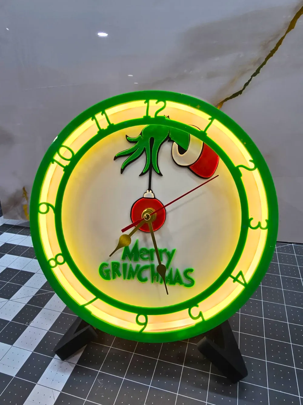 Grinch Clock by Rolando MakerWorld: Download Free 3D Models