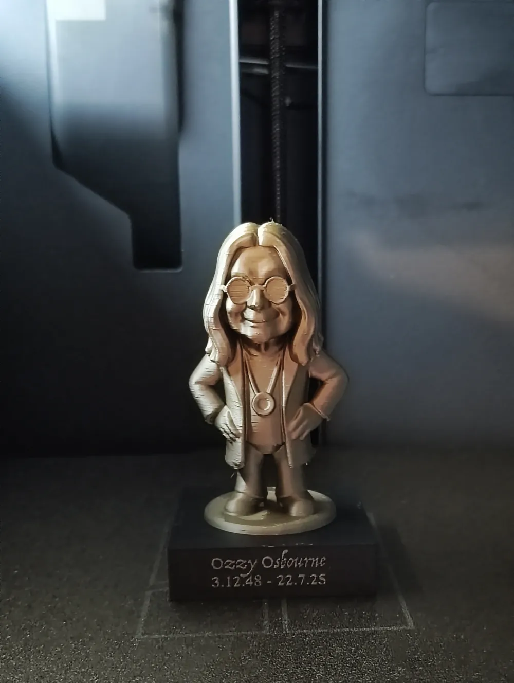Ozzy Osbourne Memorial - Free 3D Print Model - MakerWorld