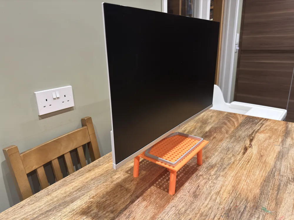 MONITOR/ TV STAND by Wesleyt77 - MakerWorld