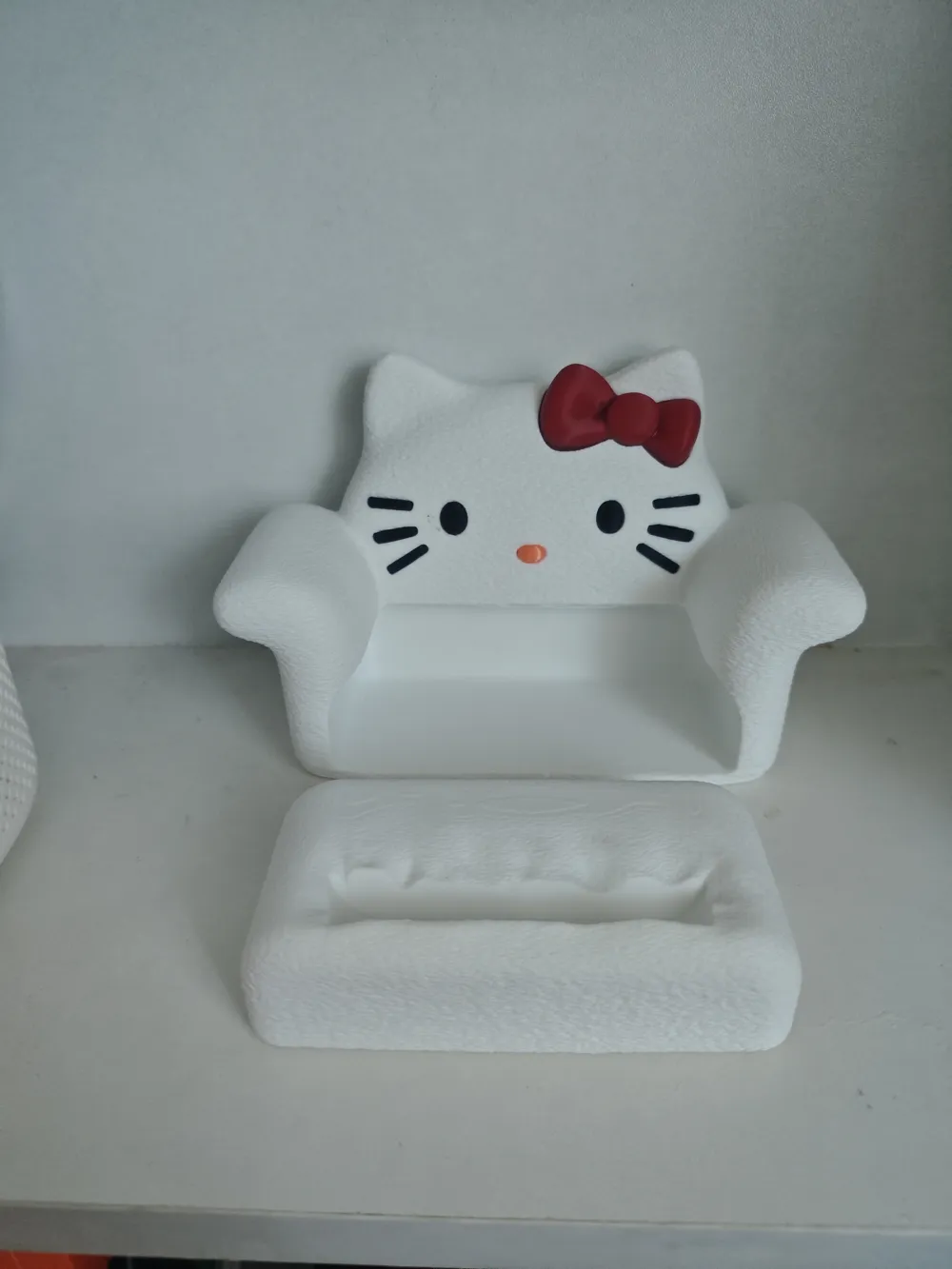 KITTY Sofa Phone Stand - Free 3D Print Model - MakerWorld