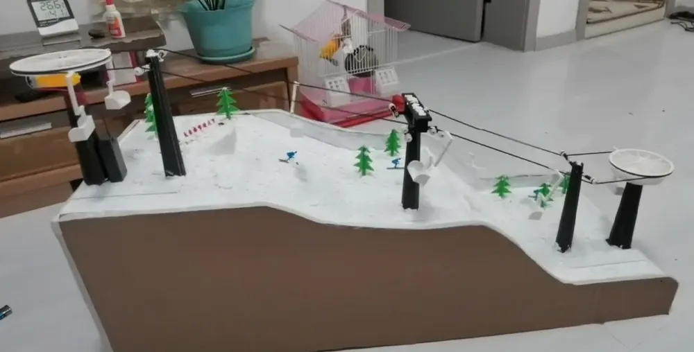 Miniature ski resort with movable cable car by 杰瑞爸爸的工作室 - MakerWorld