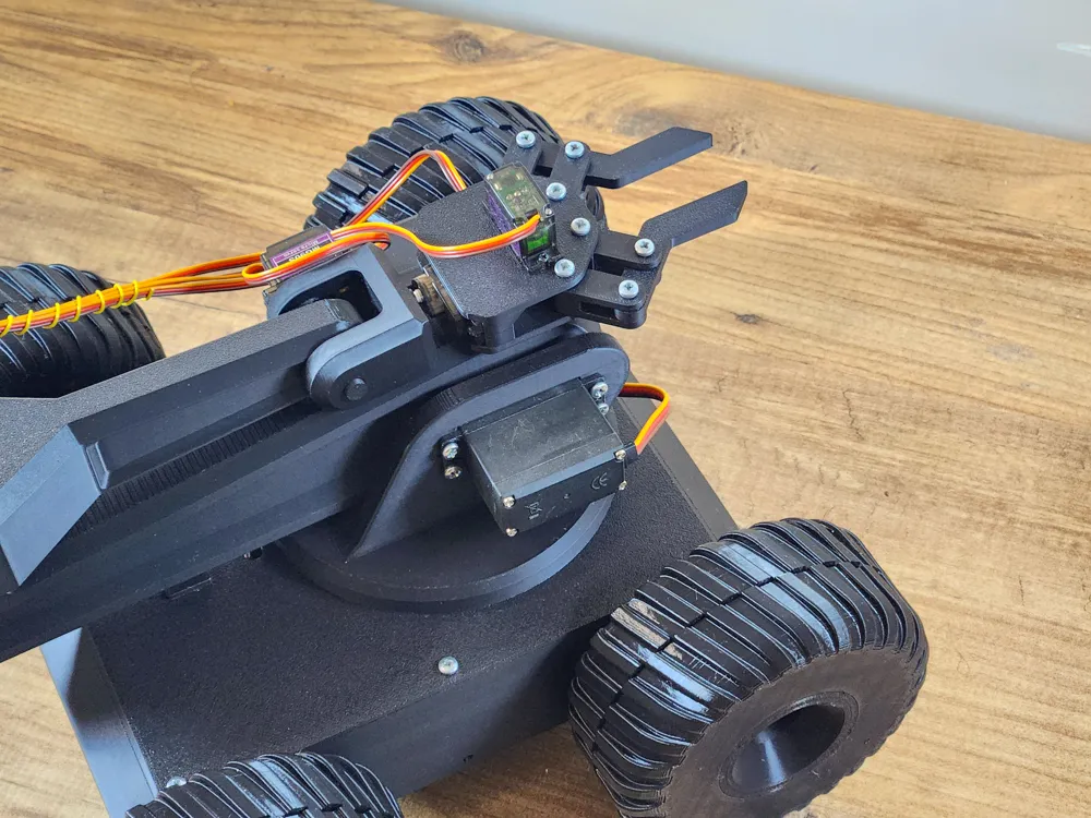 RC Rover with Robot Arm 6 DOF by Emre Kalem MakerWorld: Download Free 3D Models