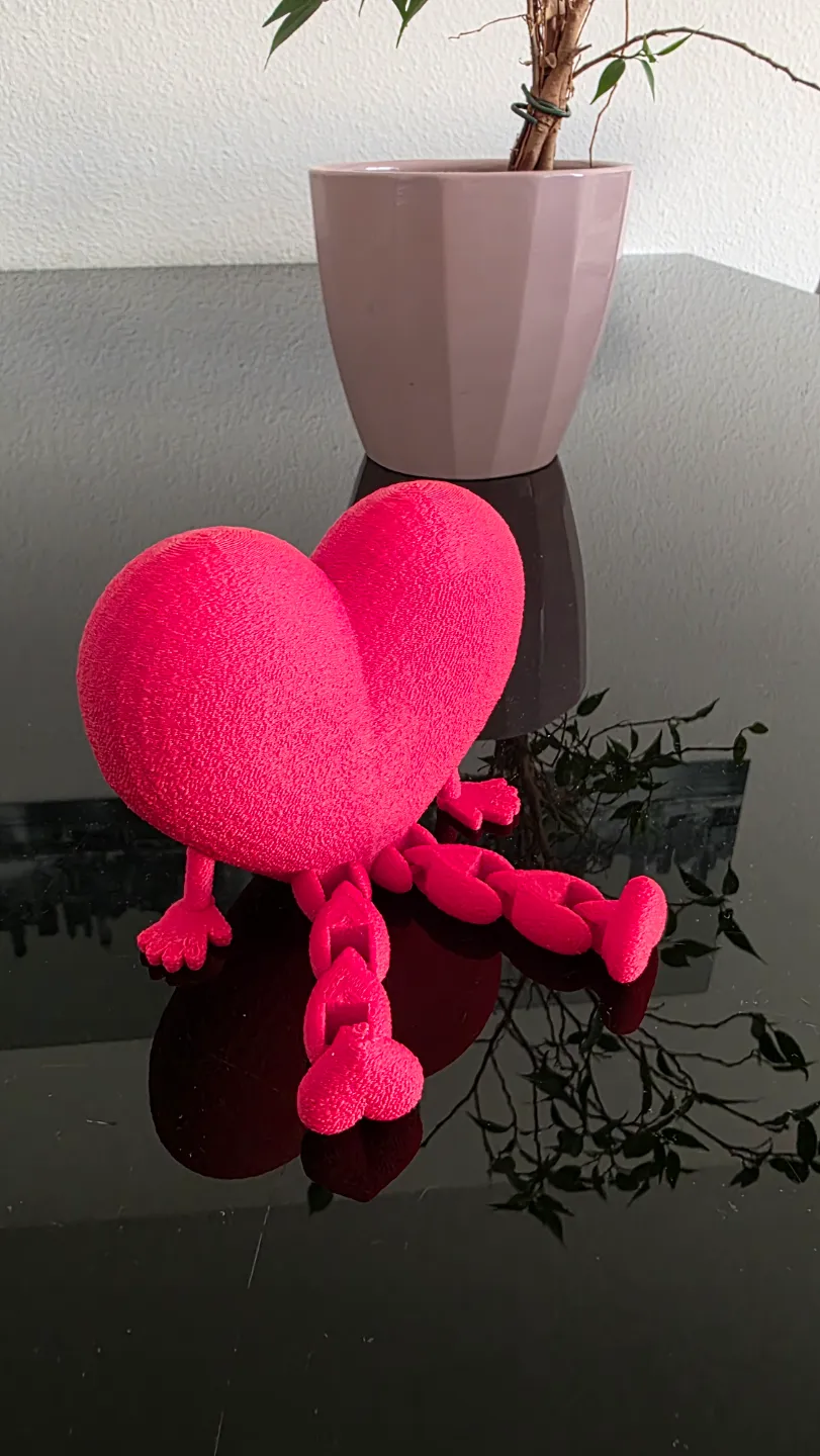 Corazón Peludo Articulado con Piernas de Corazón por mixersnk - MakerWorld