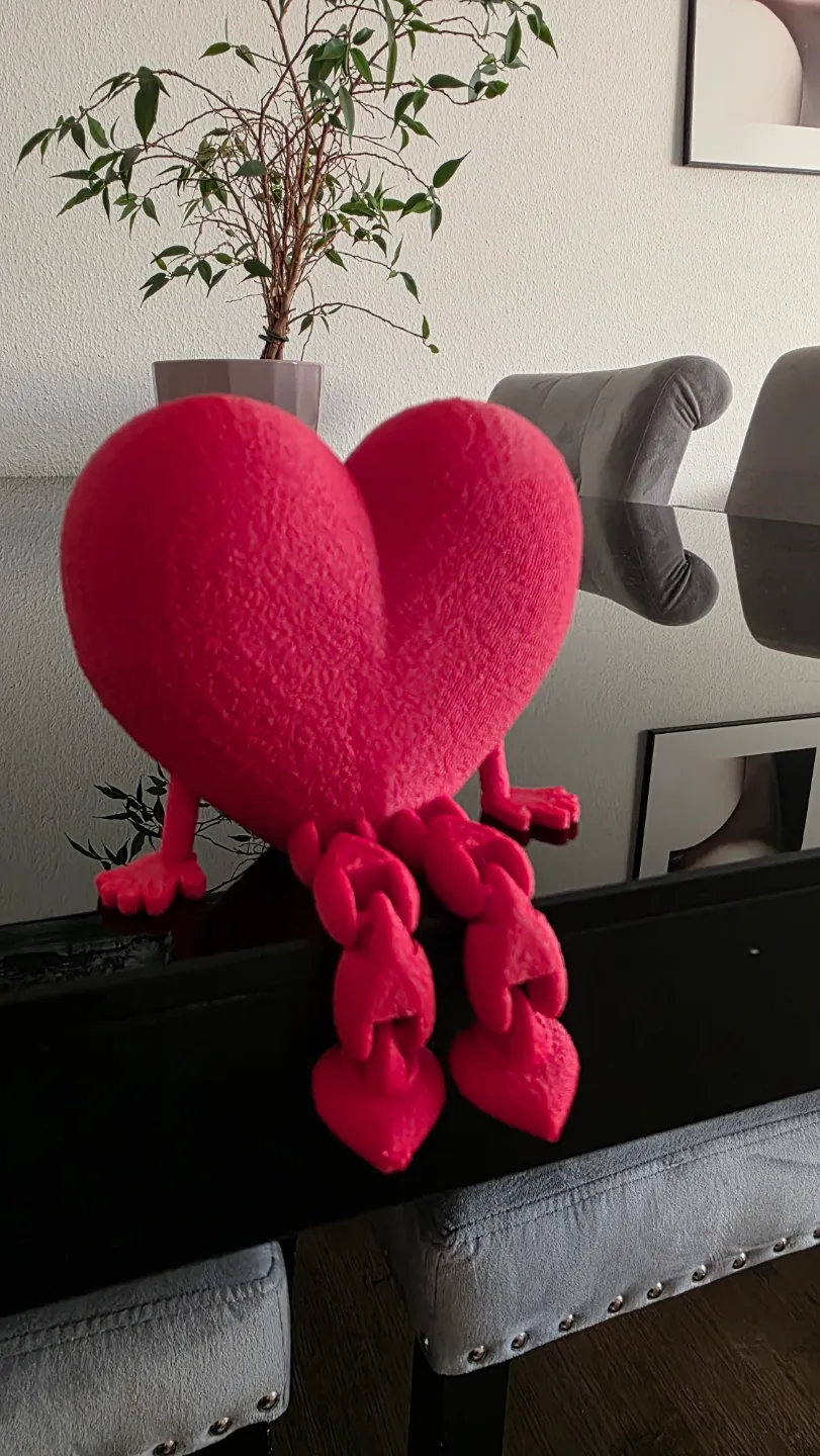 Articulated Fuzzy Heart with heart legs by mixersnk - MakerWorld