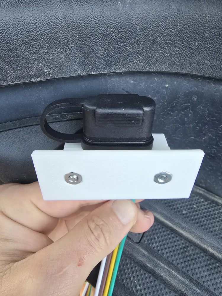 Universal 4 pin trailer plug mount - Free 3D Print Model - MakerWorld
