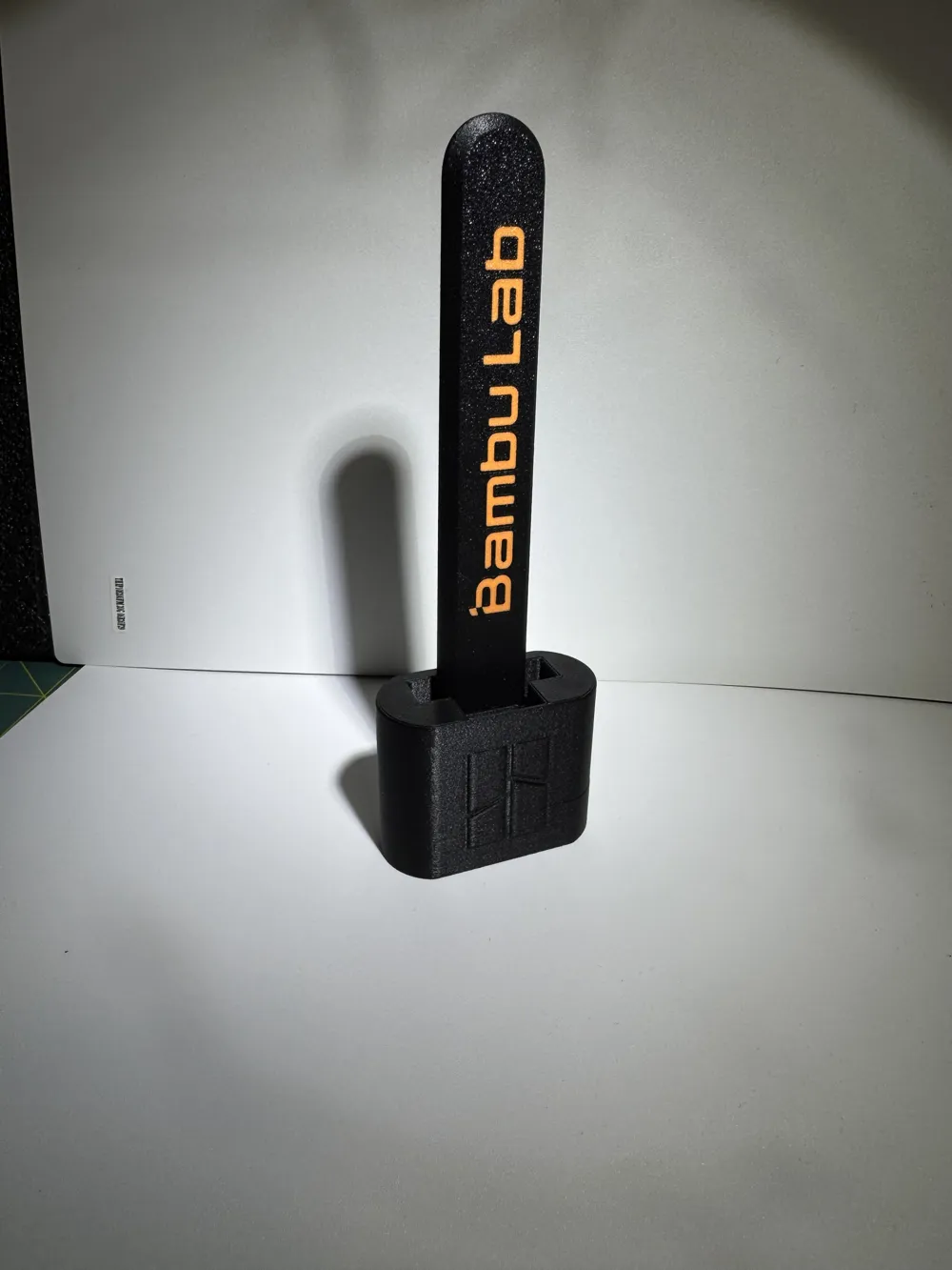 Bambu scraper imbedded logo and holder with magnet - Free 3D Print ...